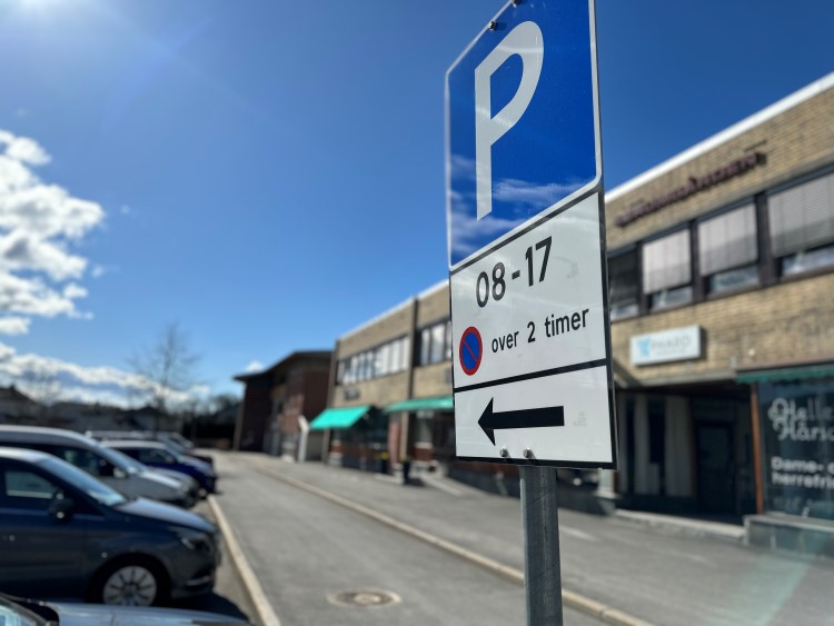 Nye regler - sjekk skiltene når du skal parkere - Lier kommune