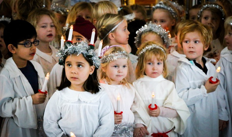 Lucia-barna sjarmerte på Nøstehagen - Lier kommune